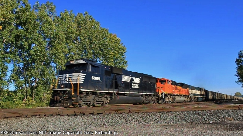 NS 6969, BNSF 8456, & BNSF 9642